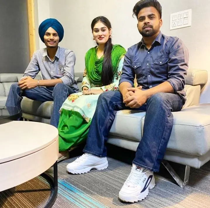 Kiran Bajwa (Singer) Biography, Age, Height & More