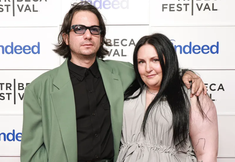 Lena Dunham Biography, Age, Height, Net Worth, Family & More