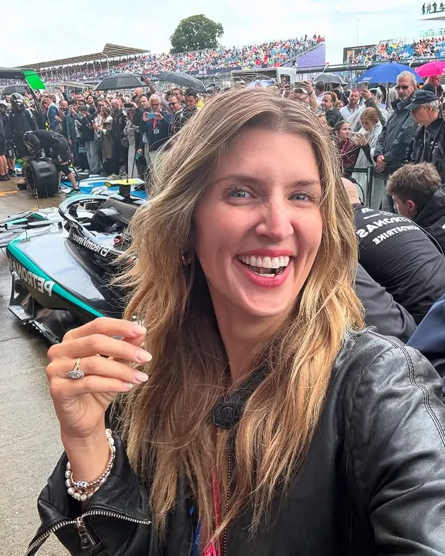 Anna Kloots Biography - Age, Family, Writing Career, Net Worth