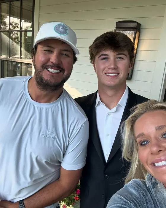 Caroline Bryan Biography: Age, Net Worth, Family & Facts